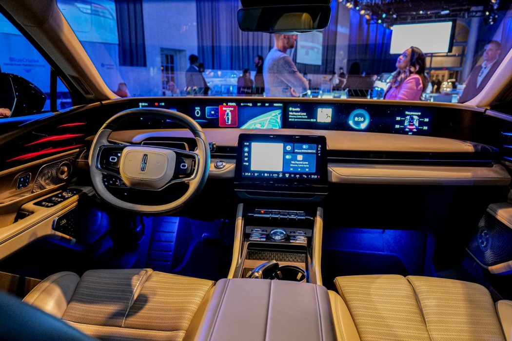 The New Lincoln Digital Experience: Complimenting Automotive Elegance